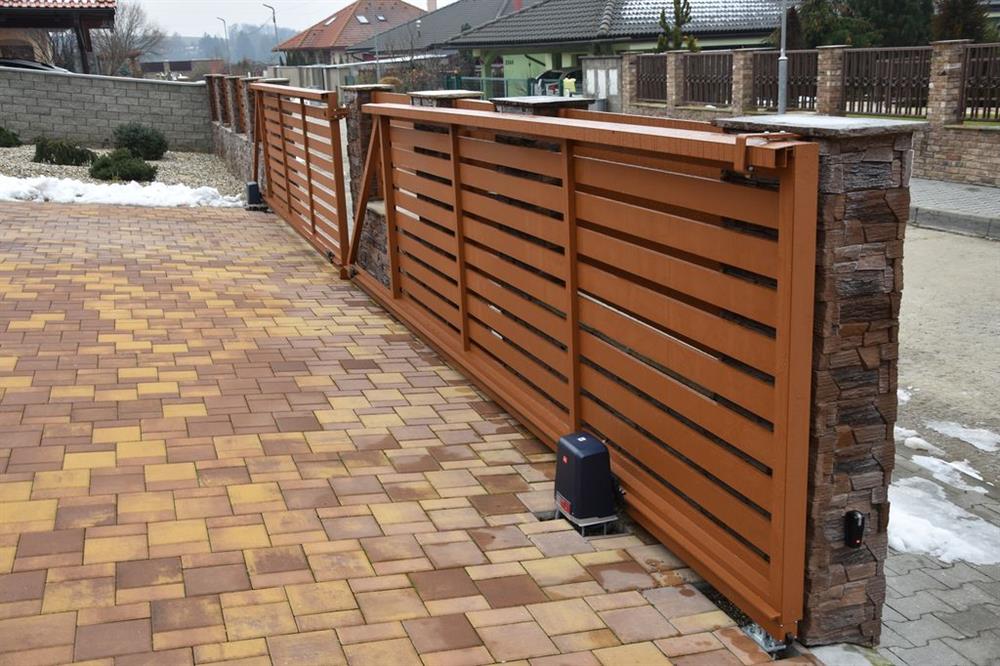 Plaňkový plot RAND - Ploty, pletivo, branky, plotové sloupky, vzpěry - Ploty Pardubice